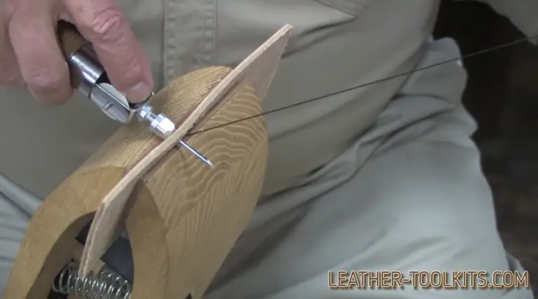 [Guide] How to Use a Leather Sewing Awl? - Leather Toolkits