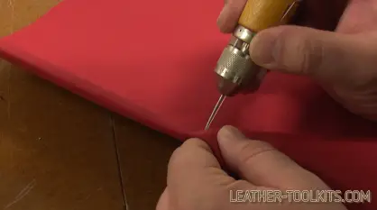 [Guide] How to Use a Leather Sewing Awl? - Leather Toolkits